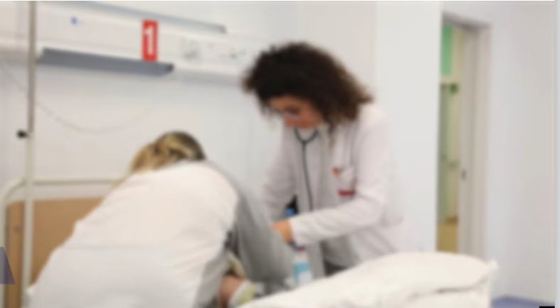 Shqipëri, akti normativ mbi dypunësimin e mjekëve ngre diskuti – 24 ore